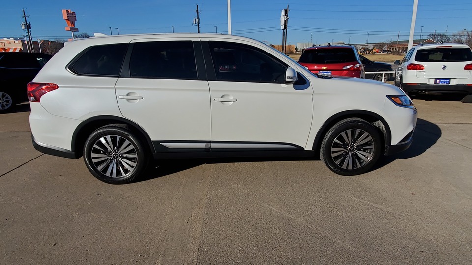 Used 2019 Mitsubishi Outlander SE 2WD for Sale - Chacon Autos