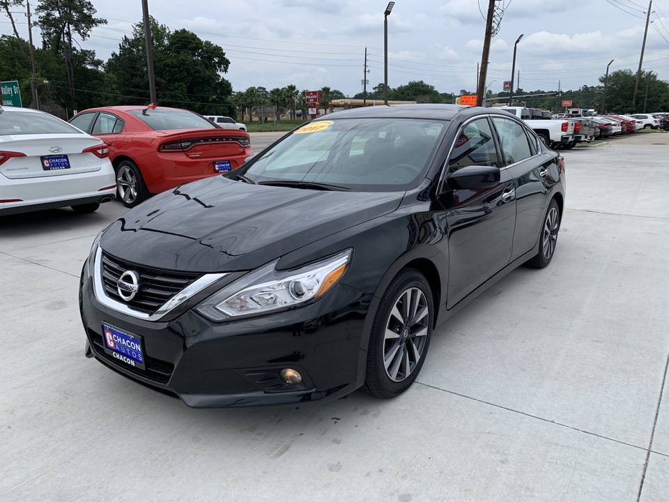 Used 2017 Nissan Altima 2.5 SV for Sale - Chacon Autos
