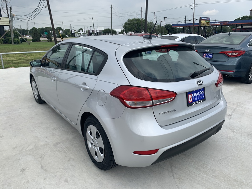 Used 2017 Kia Forte 5-Door in Houston, TX ( T717658 ) | Chacon Autos